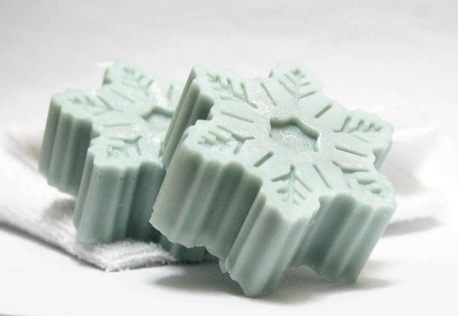 Snowflake Hard Lotion Bar Recipe: Dry Skin Remedy for Winter Skin Care