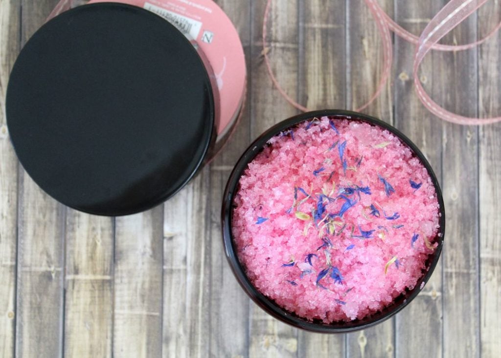 Blueberry Thyme Bath Salts Recipe (A Homemade Mother's Day Gift Idea)