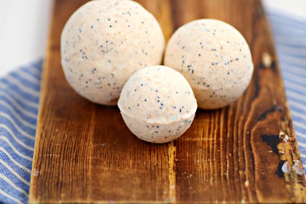 Chocolate Chip Cookie Dough Bath Bombs with Coconut Oil & Buttermilk