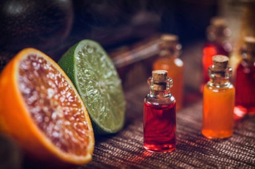 Essential Oil Perfume Recipes + How to Make Natural Fragrances