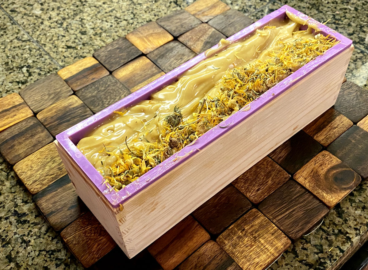 Calendula Soap Recipe: Cold Process Soap Recipe with Calendula Oil