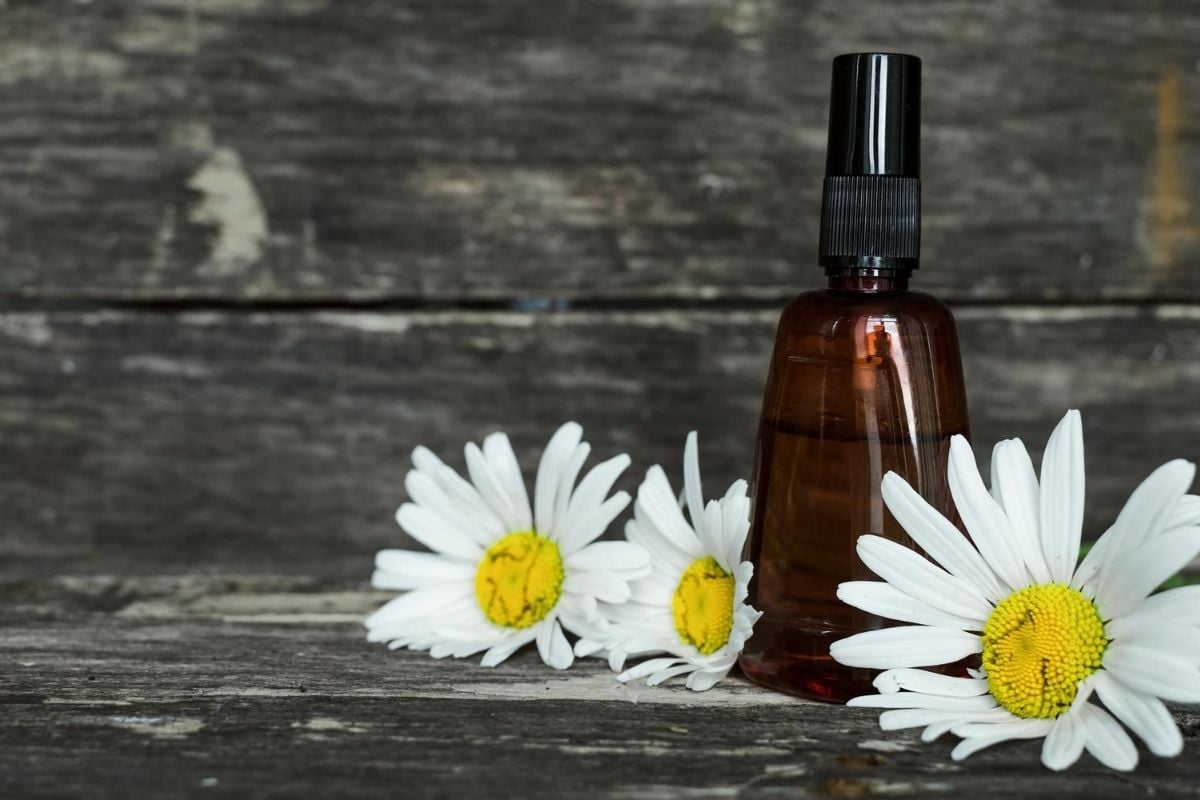 How to Use Hydrosols: Plus Hydrosol Recipes for Skin, Face and Hair