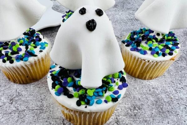 Ghost Cupcakes: How to Make Cute and Easy Halloween Treats
